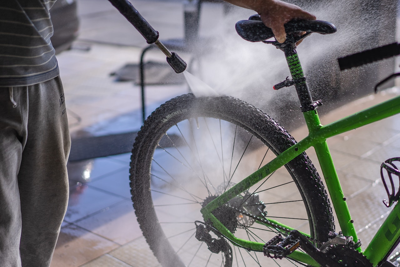 How to Wash an E-Bike - Net Zero Tips